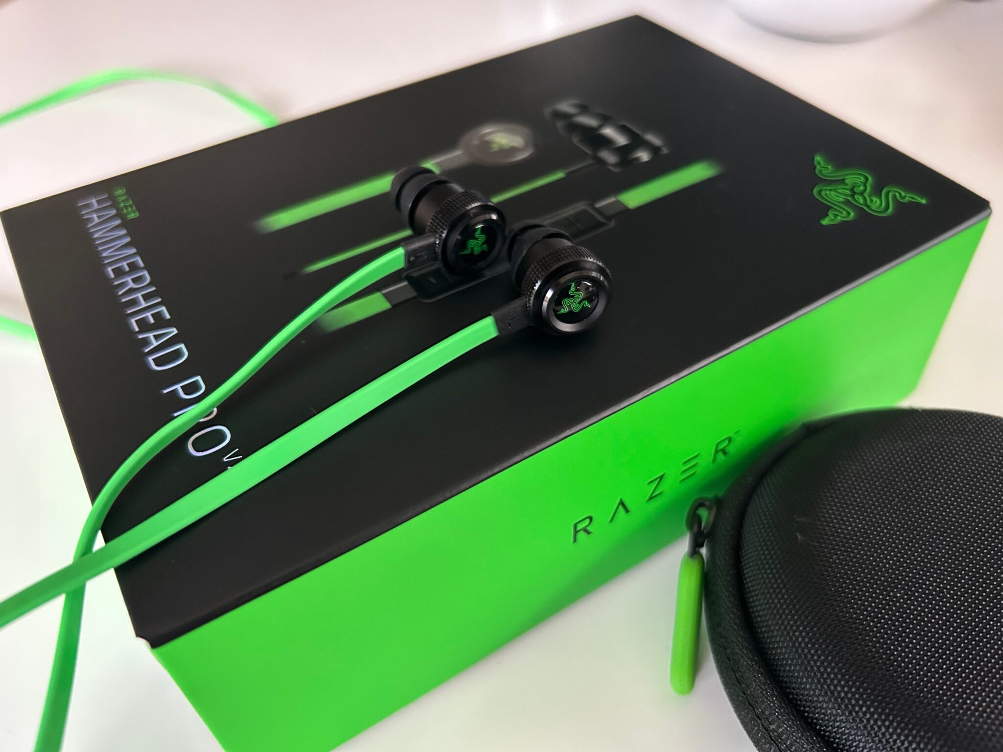 【RAZER Hammerhead Pro V2】 使ってみた感想（レビュー） | ばしおのゲームブログ